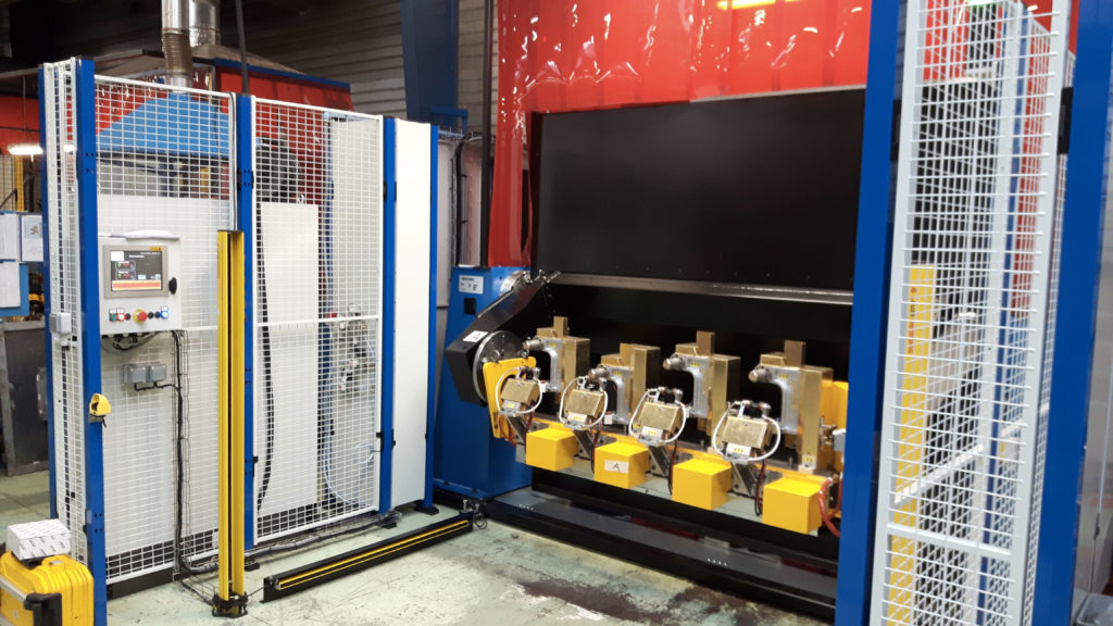 Intégrateur robotique Cellule robotisée production grande série ...